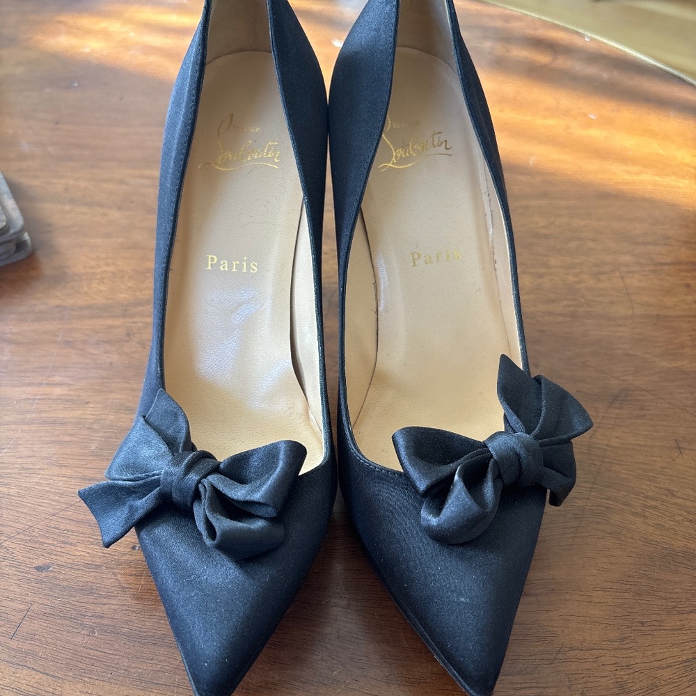 Christian Louboutin Classic High Heeled Pumps - Gem